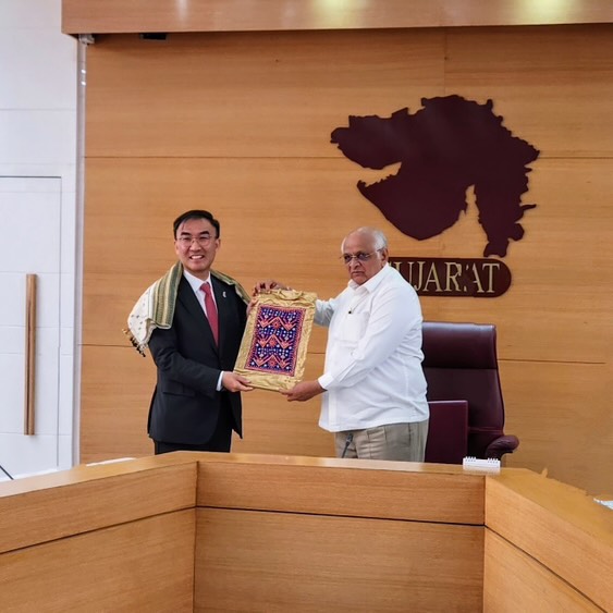 Ambassador Lee meets with Shri Bhupendra Rajnikant Patel, Gujarat Chief ...